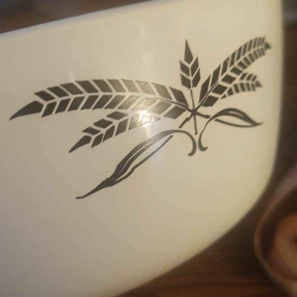 Kitchen | Vintage 195s Anchor Hocking Wheat Pattern Casserole Dish ...